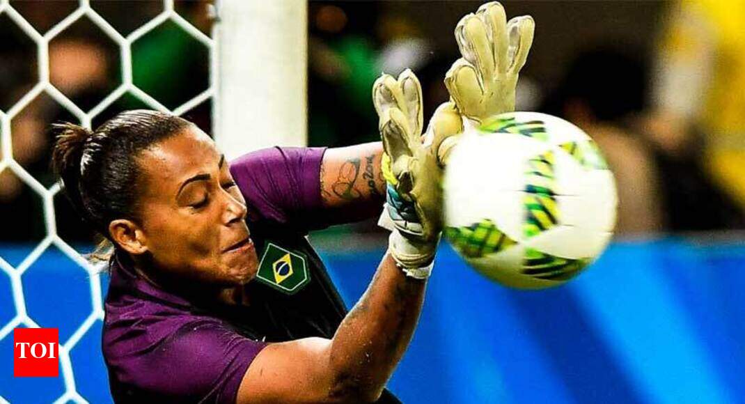 barbara: Rio 2016: Brazil's goalkeeper Barbara helps bury Barbosa's ...