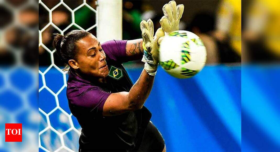 Barbara: Rio 2016: Brazil's goalkeeper Barbara helps bury Barbosa's ...