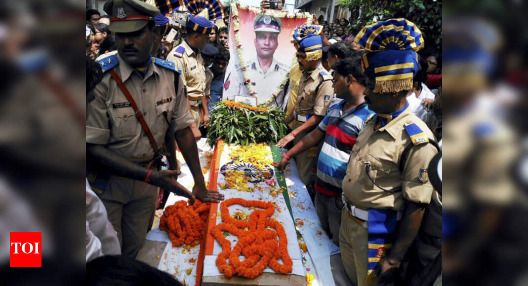 CRPF commandant unfurled the tricolour an hour before being martyred ...