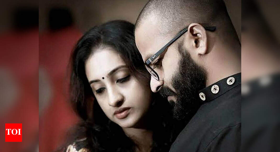 Guess who is behind Jayasurya's Pretham wardrobe? | Malayalam Movie ...