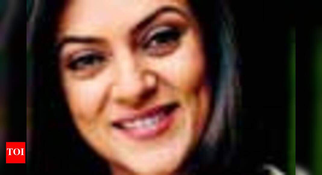Sush hugs Akshaye | Hindi Movie News - Times of India