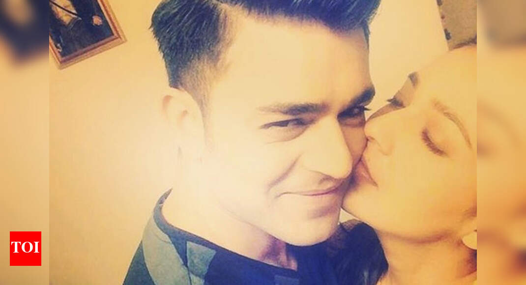 TV actors Mansi Srivastav and Mohit Abrol are engaged - Times of India