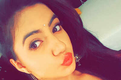 Meera Deosthale of Udaan is a selfie queen - Times of India