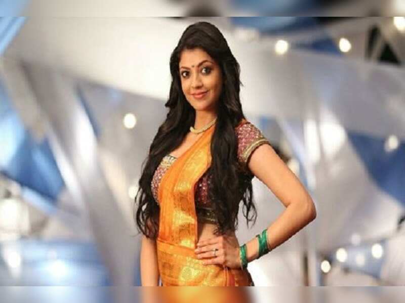 kajal Pakka Local song: check out kajal's avatar in Pakka Local ...