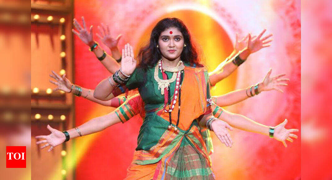 Rinku mesmerises with her dance act - Times of India