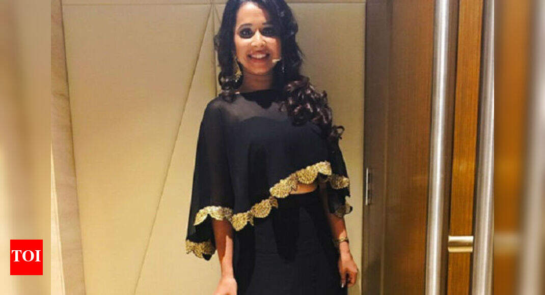 Shreya Bugde flaunts a glamorous avatar - Times of India