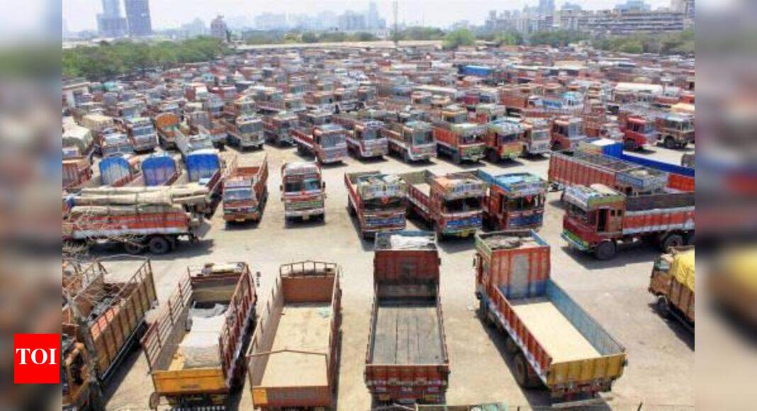 Again, chaos at RTO automatic check centre | Nashik News - Times of India