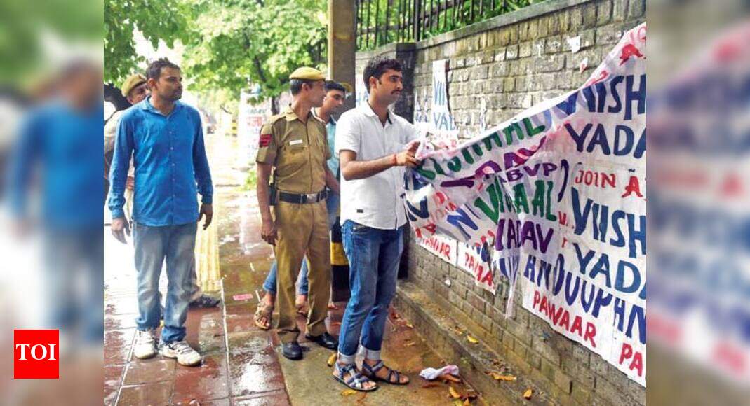 Delhi Police: Delhi Police counters poster campaign with poster ...