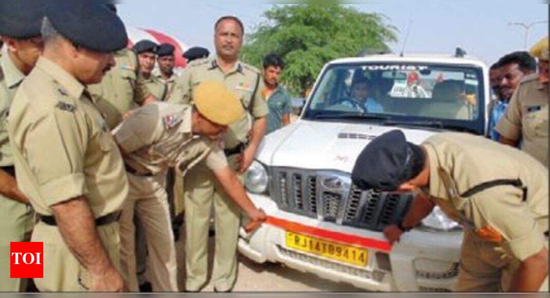 BSF pastes reflectors on vehicles to curb mishaps | Jaipur News - Times ...