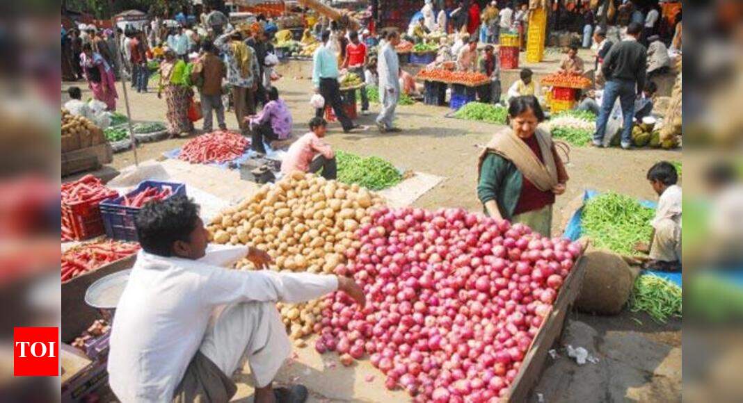 Market flourishes with buyers | Kolhapur News - Times of India