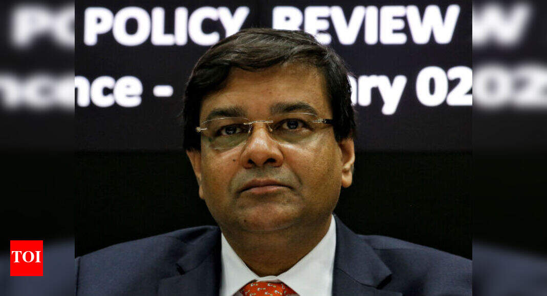 Urjit Patel: 'Dr Urjit Patel' checks in at RBI to complete Raghuram ...
