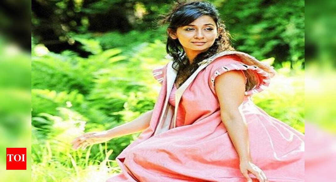 On-screen mom Shruti Ulfat is a hottie in real life - Times of India