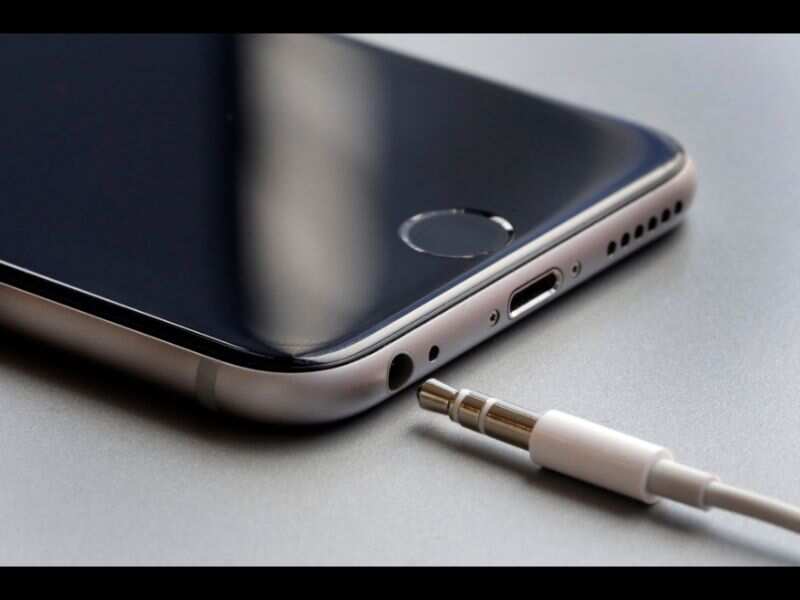 Apple iPhone 7 and iPhone 7 Plus: All we know so far | Gadgets Now