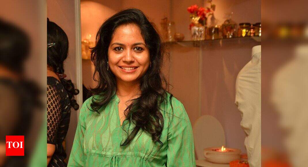 I feel my face isn't as expressive as my voice: Sunitha | Telugu Movie ...