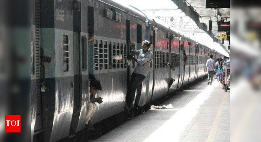 Cleanliness drive at Indore station | Indore News - Times of India