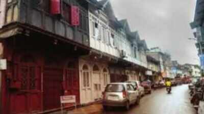 Little India at every nook and corner on Dastur Meher Road | Pune News ...