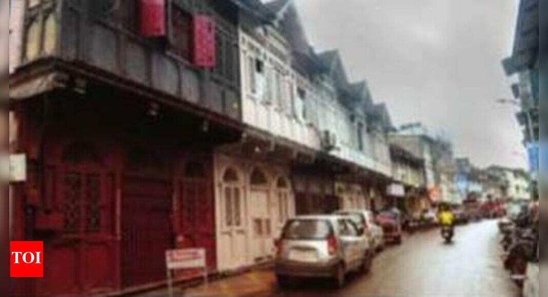 Little India at every nook and corner on Dastur Meher Road | Pune News ...
