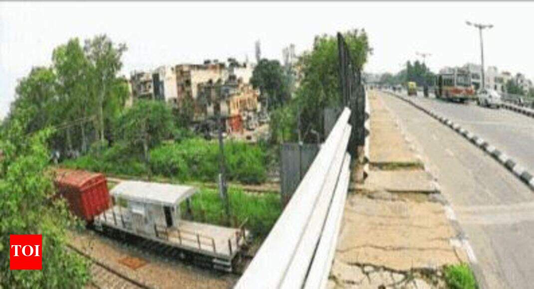 Defence Colony flyover reopens | Delhi News - Times of India