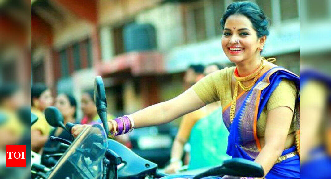 Titeeksha sports a bindas Marathi look - Times of India