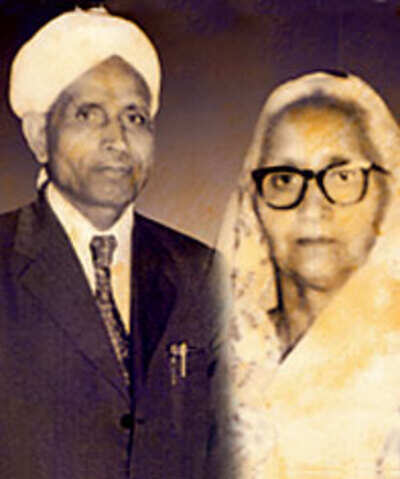 SH. GIRDHARI LAL RALLI &SMT. AMRIT DEVI RALLI - Times of India
