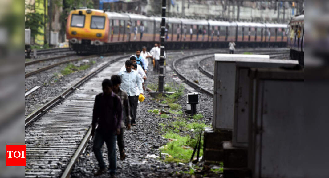 Harbour line commuters could face inconvenience due to Sunday block ...