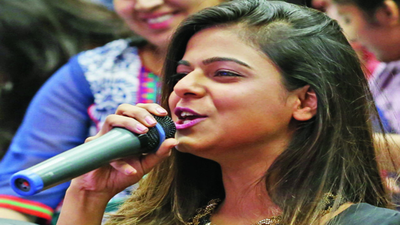 Kavya Khurana: I like Gurgaon’s corporate lifestyle - Times of India