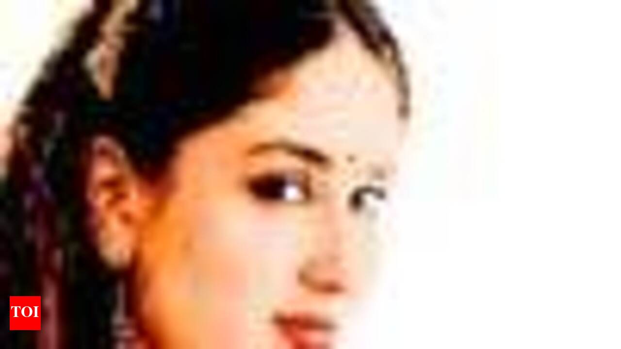 Iris Whitney's Instagram, Twitter & Facebook on IDCrawl