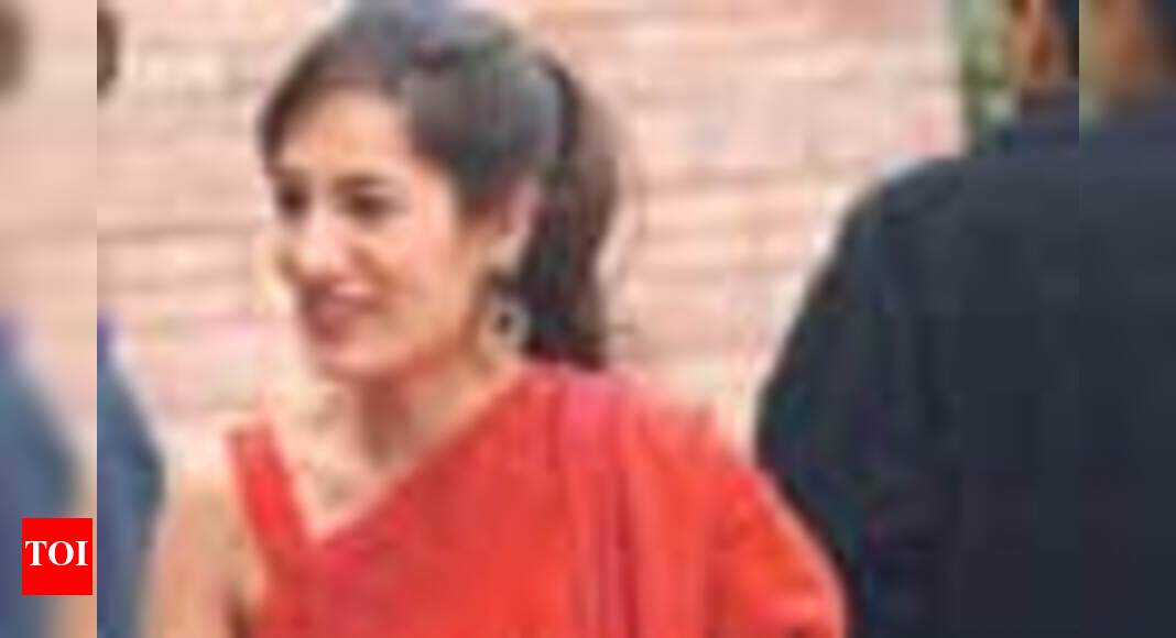 Purva Bedi's B'wood connect | Hindi Movie News - Times of India