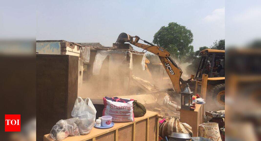 Huda demolishes structures to clear way for road to connect sector 37-C ...