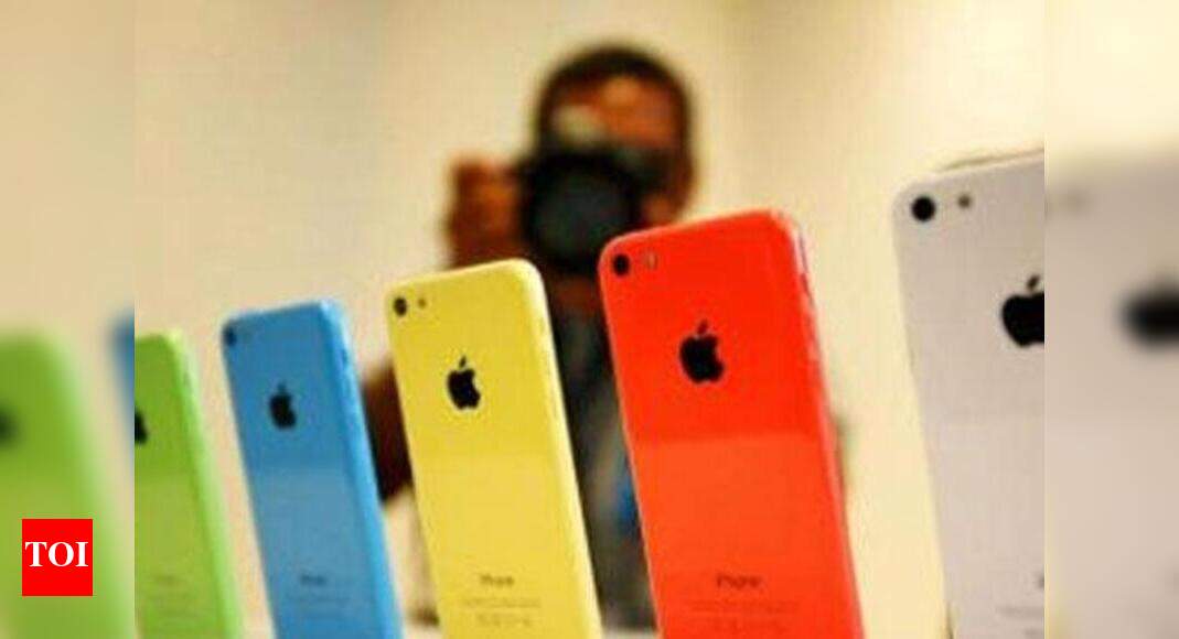 IPhone: Mumbai trader trying to smuggle in 24 iPhone 7s arrested at ...