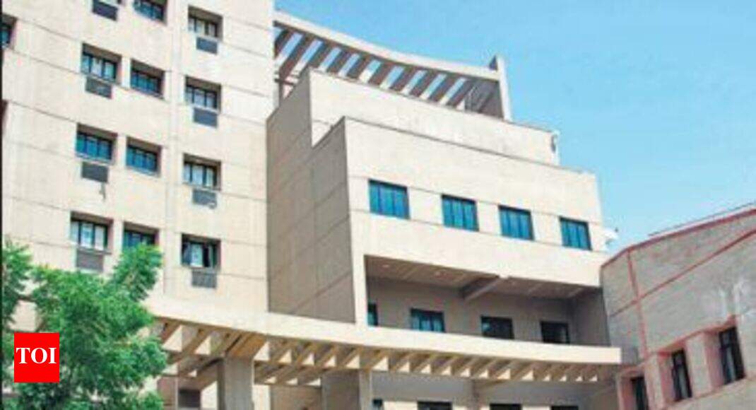 Yemen: Yemen student jumps to death from 7th floor of MNIT hostel ...