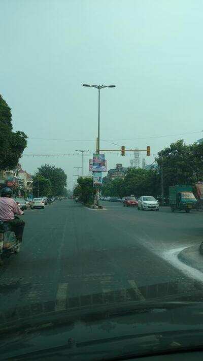 Hoardings cover traffic signal - Times of India