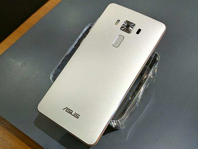 9 smartphones with the best selfie cameras | Gadgets Now