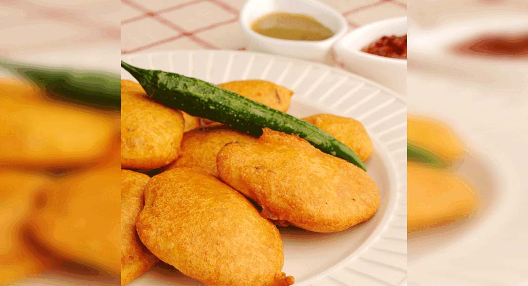 Aloo Pakora Recipe: How to make Aloo Pakora Recipe at Home | Homemade ...