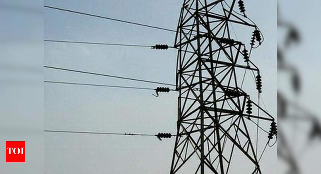 1 dies, 6 hurt as live wire falls on them | Delhi News - Times of India
