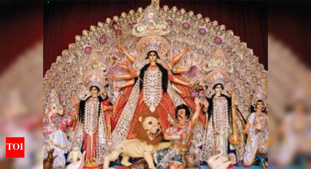 'Dhak', 'sandhya puja' & 'bhog' make it different | Patna News - Times ...