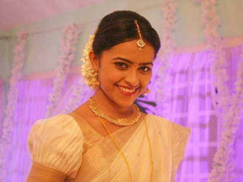 I watched Revathi's films to master the 80s look | Tamil Movie News ...