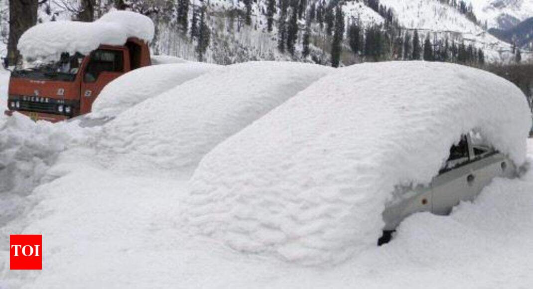 Temperatures drop as snow falls in higher reaches | Dehradun News ...