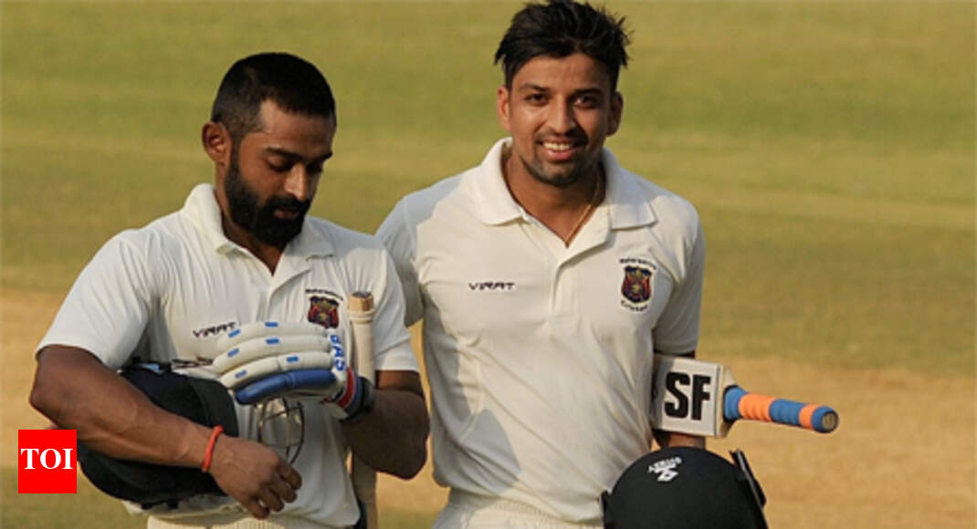 Ranji Trophy 2016-17: Maharashtra's Swapnil Gugale and Ankit Bawne in ...