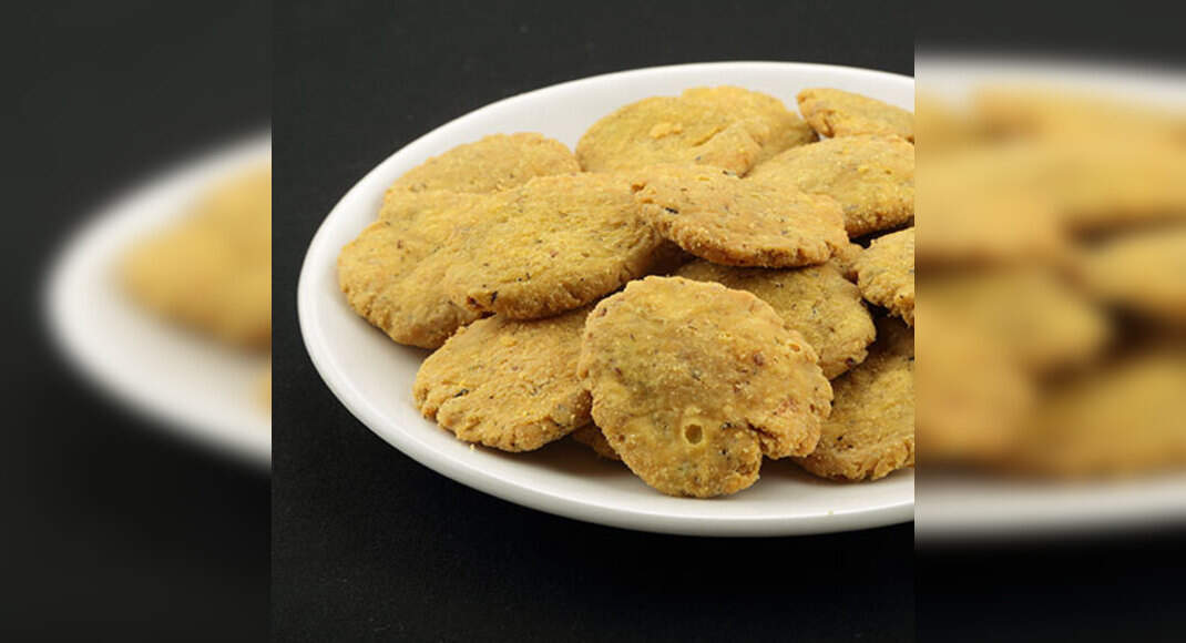 Methi Mathri Recipe: How to Make Methi Mathri Recipe | Homemade Methi ...