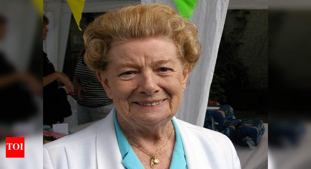 'Coronation Street' actress Jean Alexander dies at 90 | English Movie ...