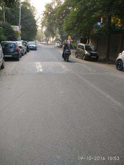 Unmarked speed-breaker a traffic hazard - Times of India