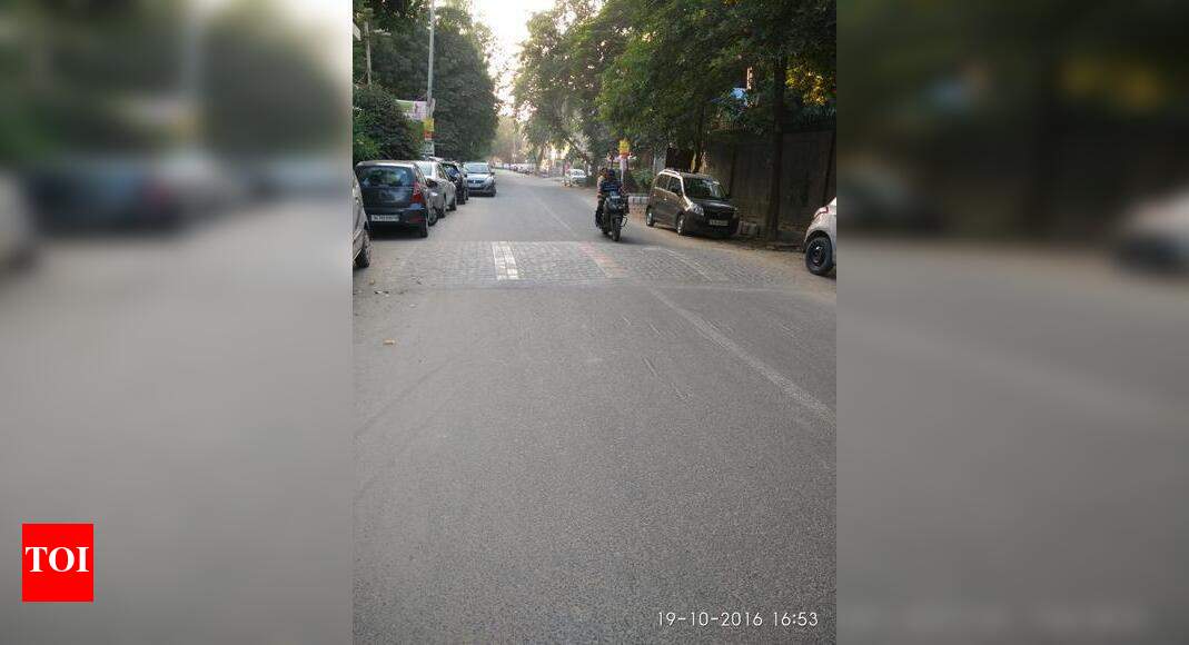 Unmarked speed-breaker a traffic hazard - Times of India