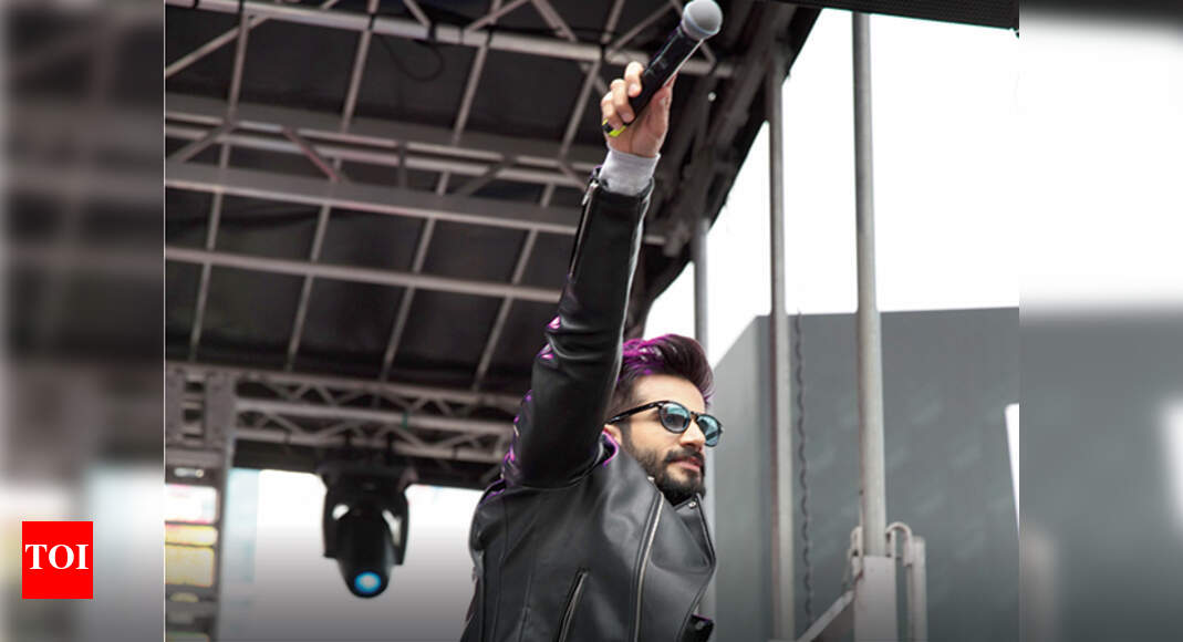 Karan Tacker gets stamped! - Times of India