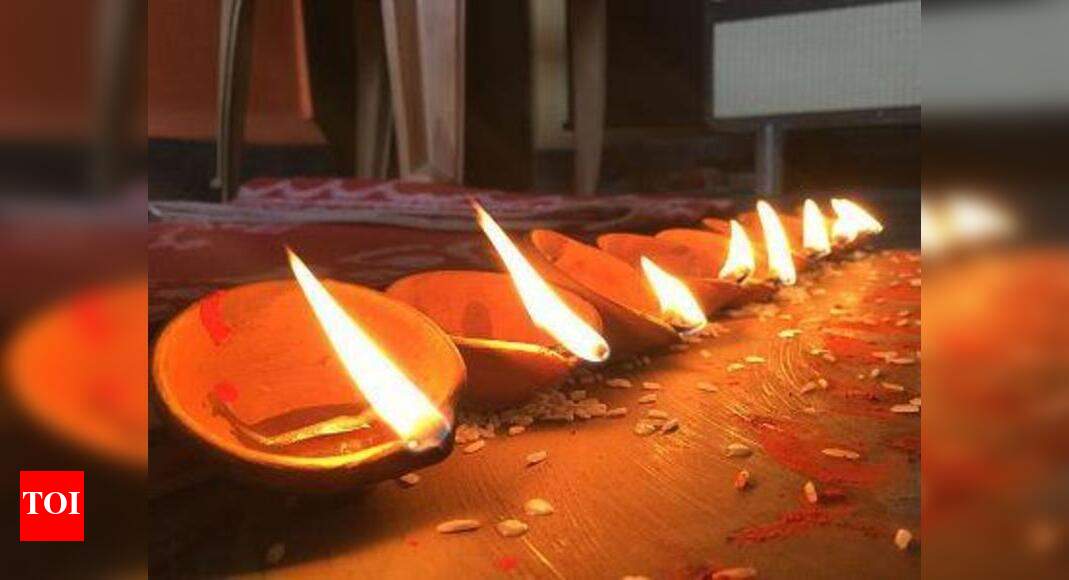 Diwali 2016: Chinese lights out, a brighter Diwali for potters this ...