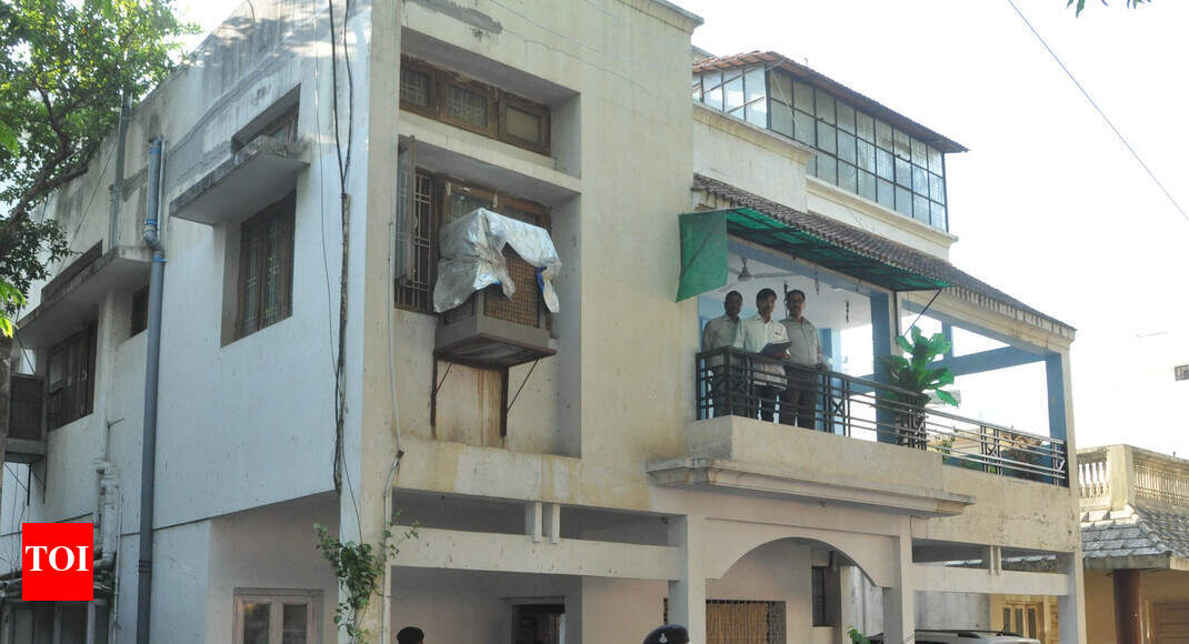 sharik mohd sheikh: Indore veterinarian coughs up crores of rupees ...