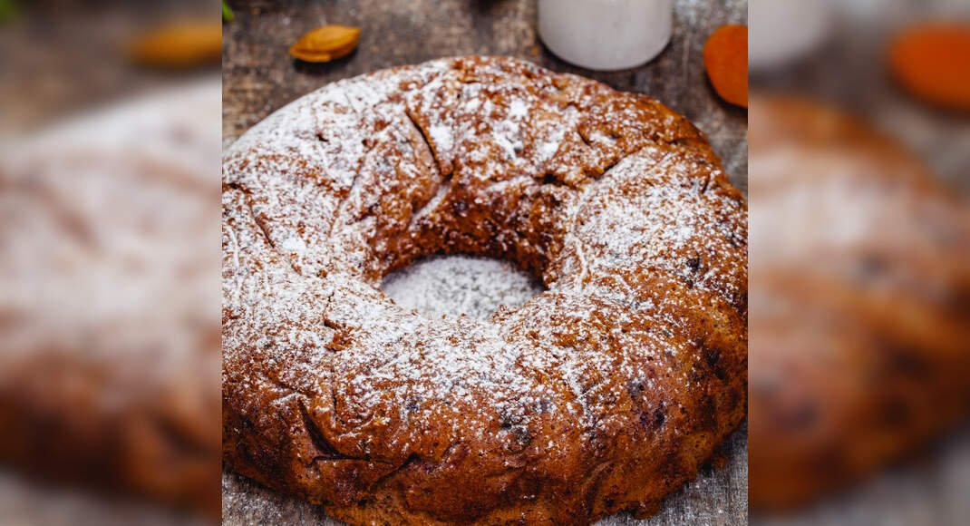 Classic Christmas Cake Recipe: How to make Classic Christmas Cake ...