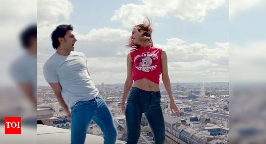 Watch Befikre's Ude Dil Befikre Song: Ranveer and Vaani live life on ...