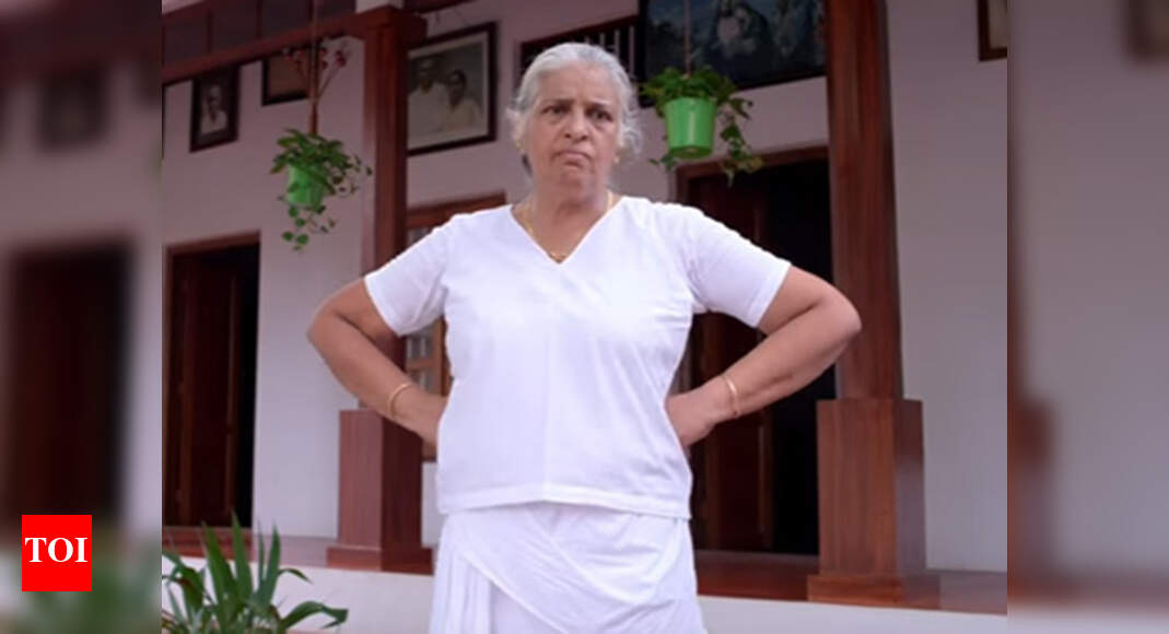 ‘Oru Muthassi Gadha’ cast on ‘Laughing Villa’ - Times of India