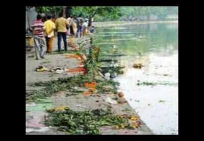 Poor cousin Subhas Sarobar now a sprawling dumpyard | Kolkata News ...